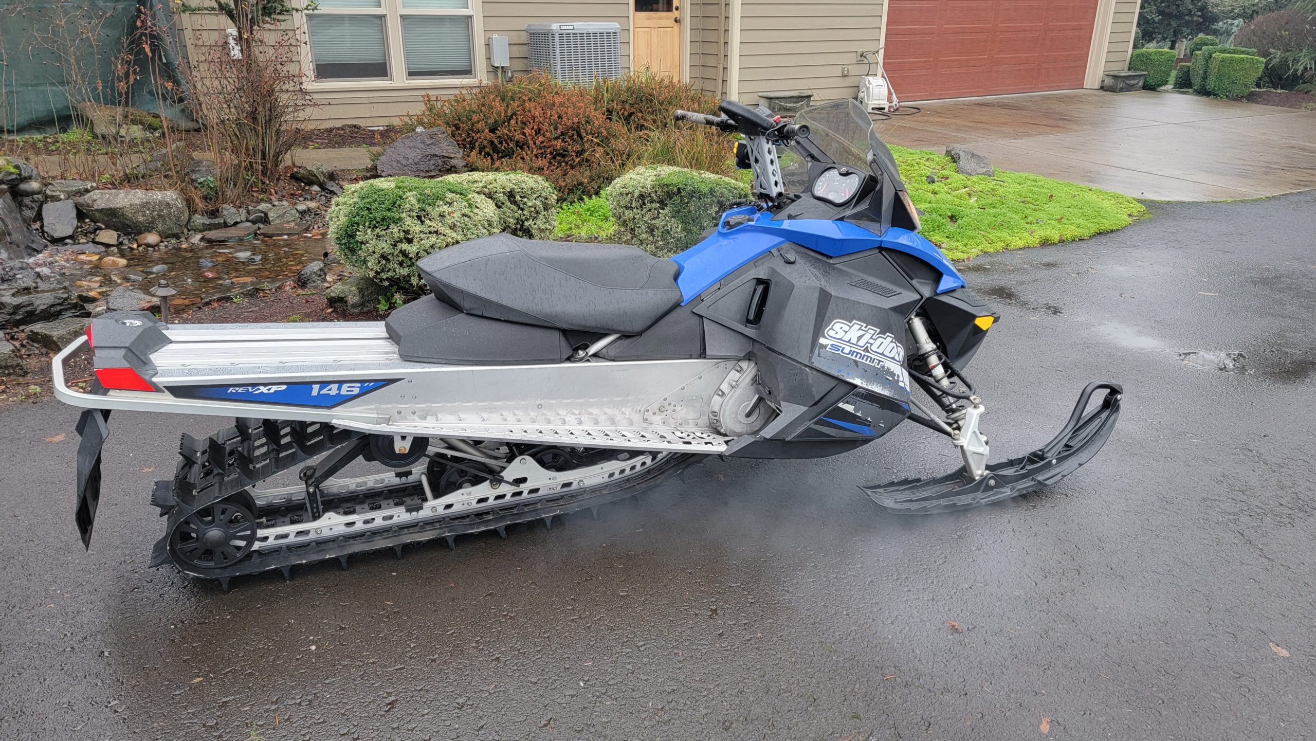 2010 Ski Doo Summit 800 146 Inch Track Save On Fun 2010-ski-doo-summit-800-146-inch-track-save-on-fun