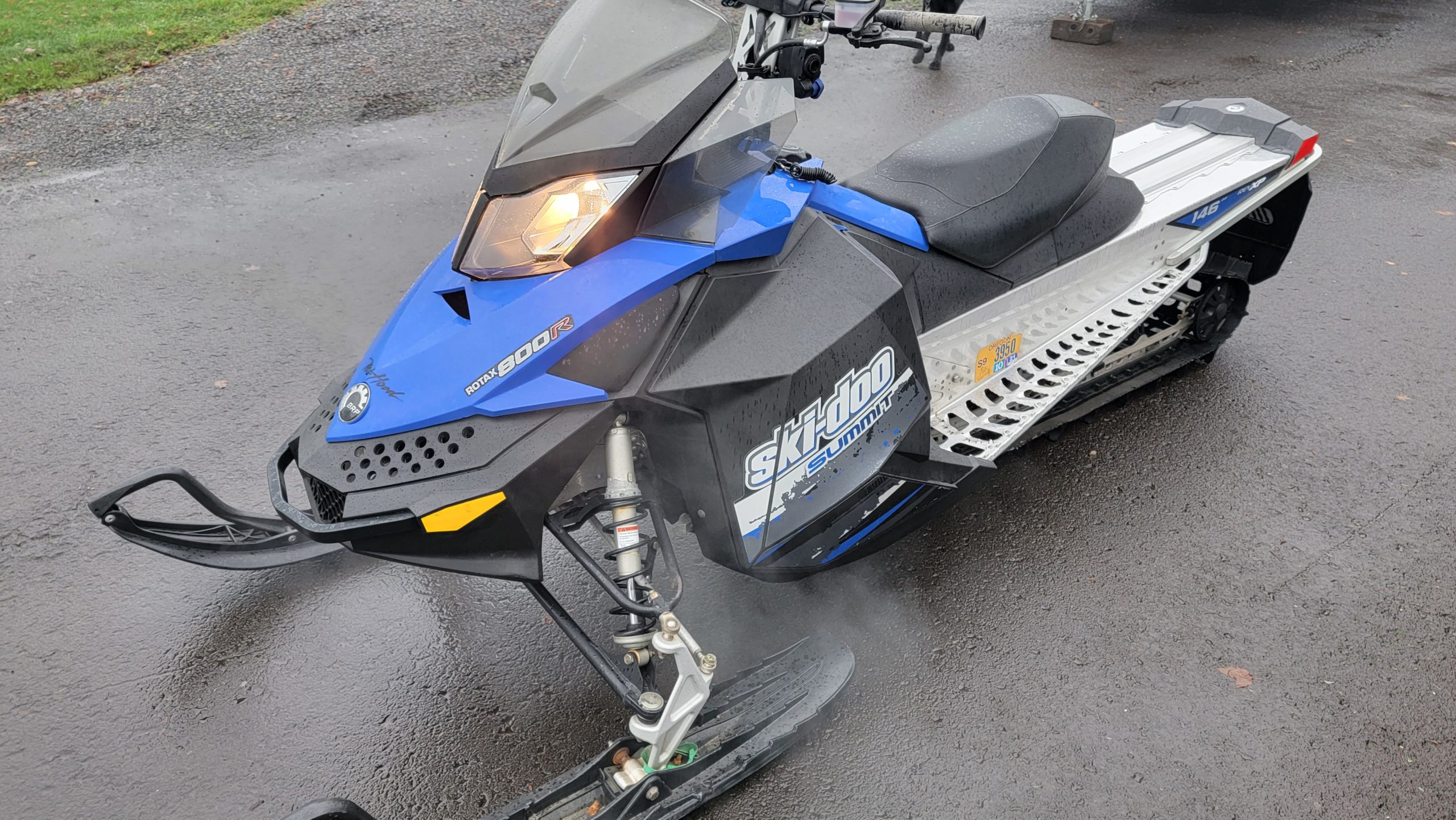 2010 Ski Doo Summit 800 146 Inch Track Save On Fun 2010-ski-doo-summit-800-146-inch-track-save-on-fun